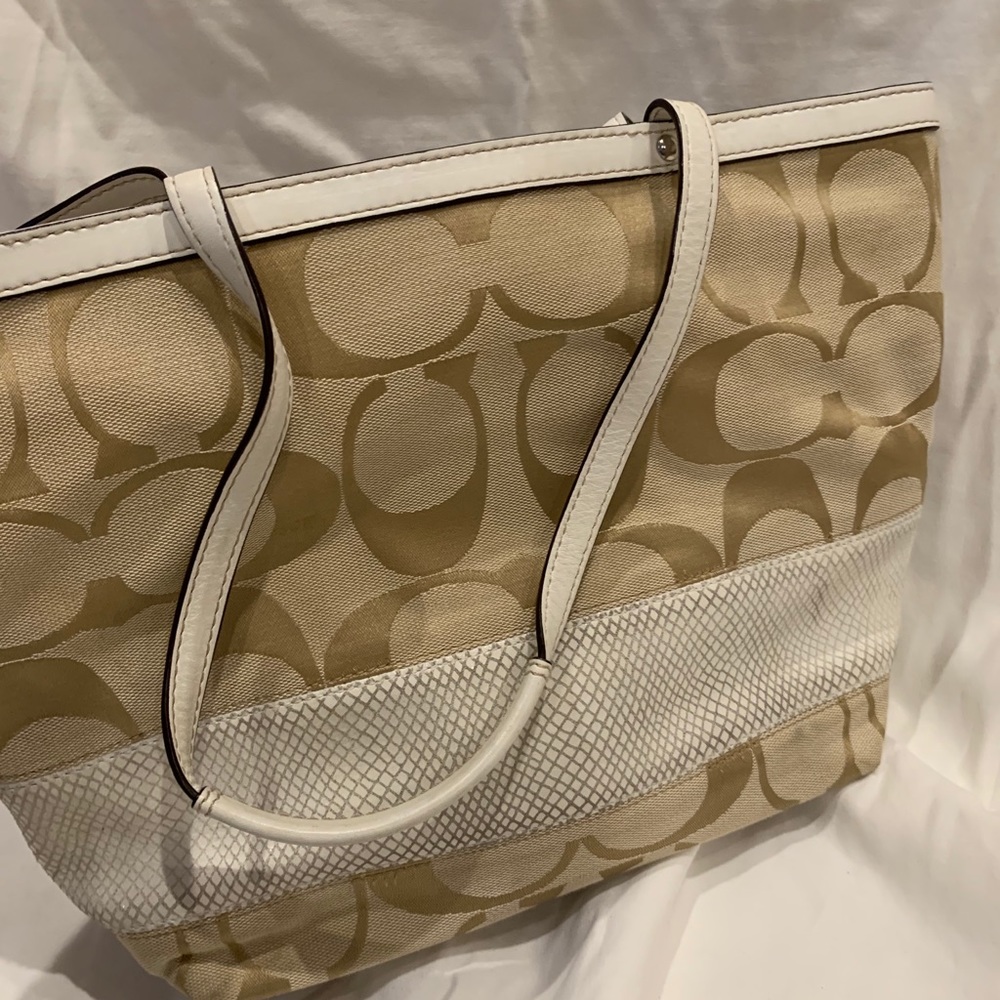 Coach Signature Print Tote Bag With Leather Detail - Gem